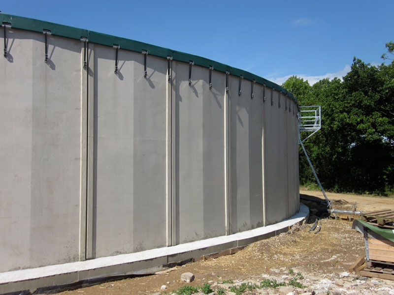 Safe and affordable slurry pit with minimal environmental impact